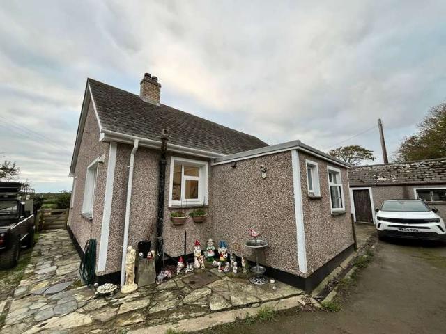 5 Bedroom Semi Detached House