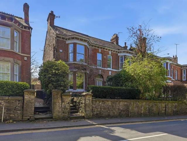 5 Bedroom Semi Detached House