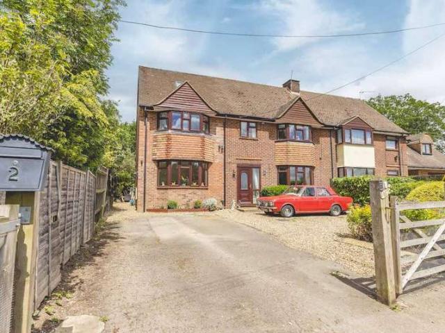 5 Bedroom Semi Detached House