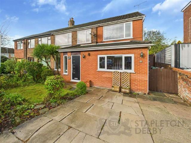 5 Bedroom Semi Detached House