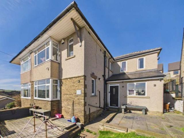 5 Bedroom Semi Detached House