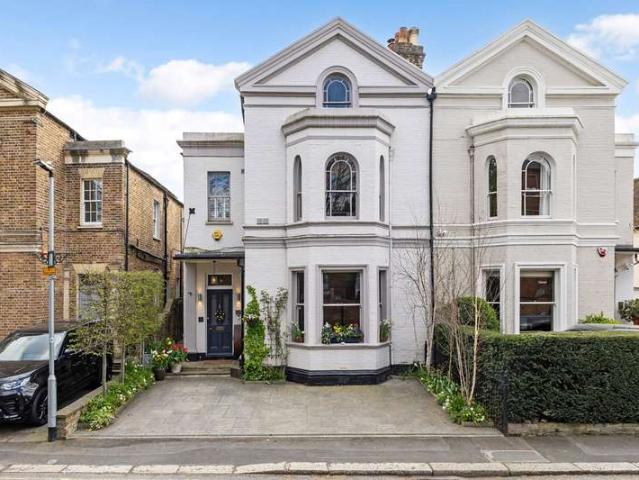 5 Bedroom Semi Detached House