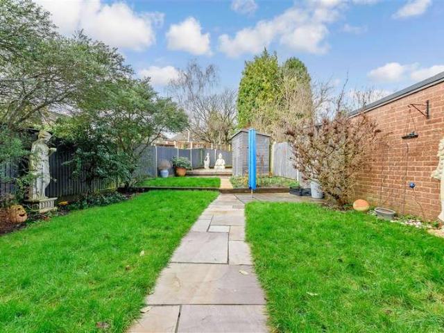 5 Bedroom Semi Detached House