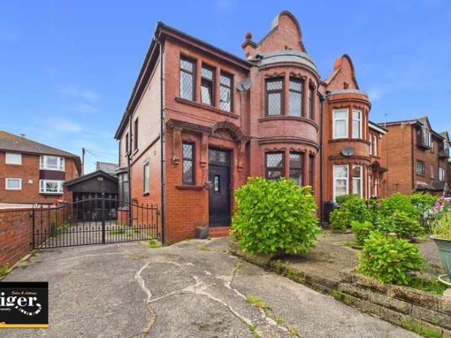 5 Bedroom Semi Detached House