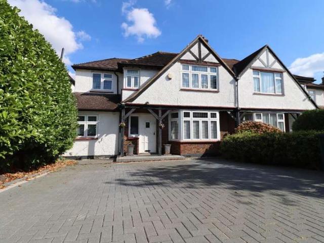 5 Bedroom Semi Detached House