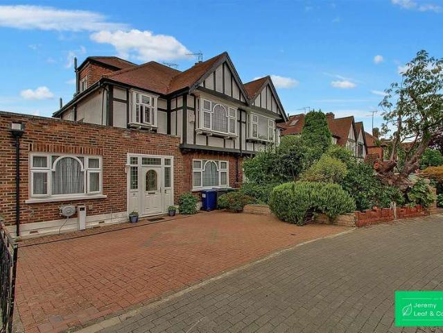 5 Bedroom Semi Detached House