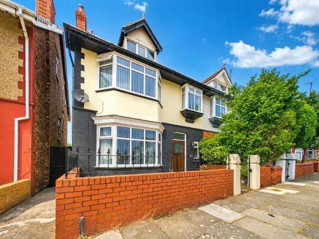 5 Bedroom Semi Detached House
