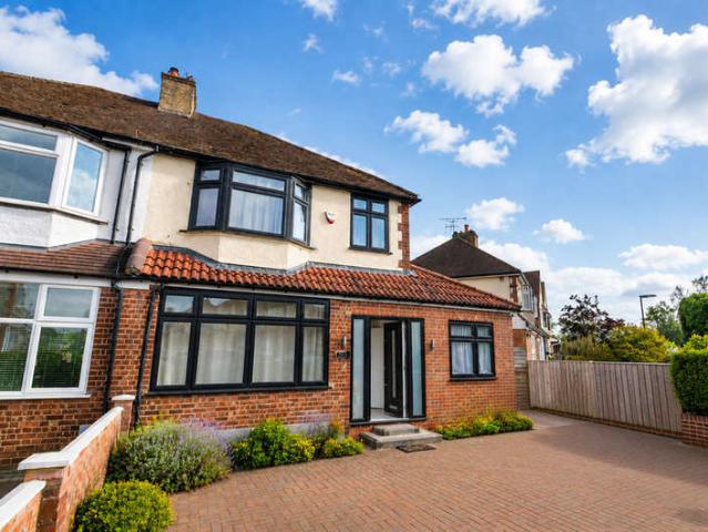 5 Bedroom Semi Detached House