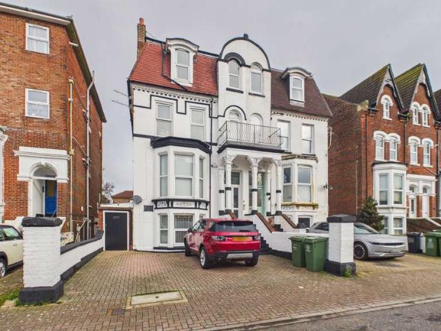 5 Bedroom Semi Detached House