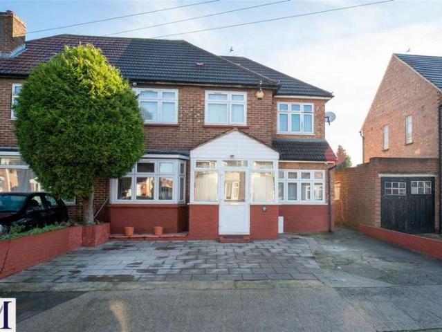 5 Bedroom Semi Detached House