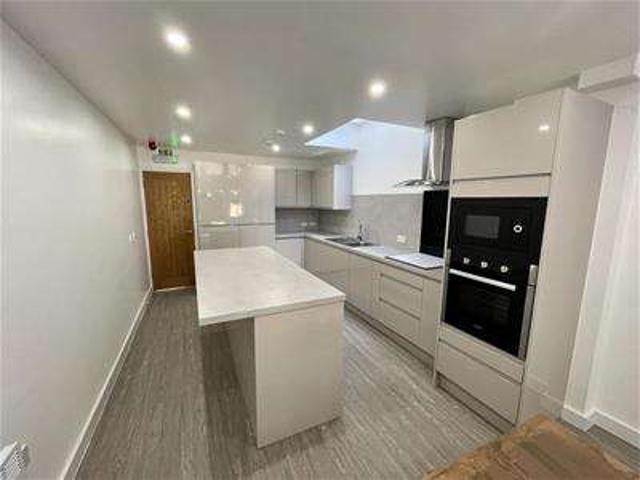 5 Bedroom Semi Detached House