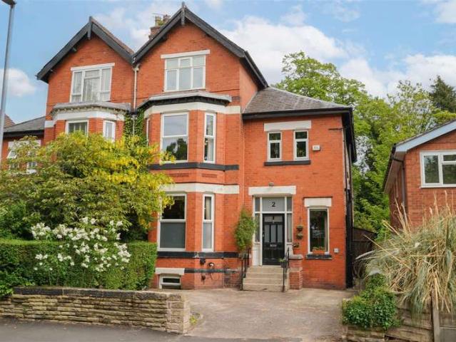 5 Bedroom Semi Detached House