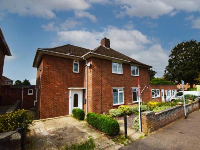 5 bedroom Semi detached house To Let
