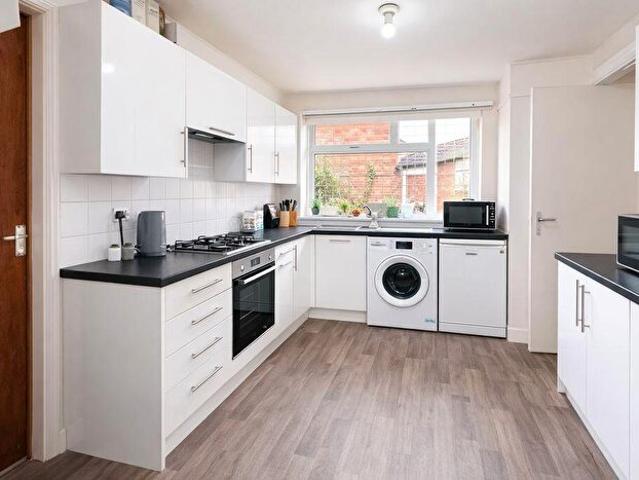 5 Bedroom Semi Detached House To Rent In Arnesby Road, Nottingham, NG7