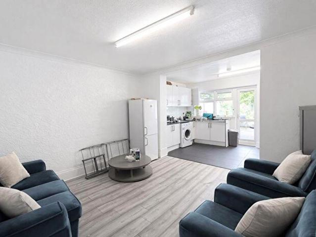 5 Bedroom Semi Detached House To Rent In Arnesby Road, Nottingham, NG7