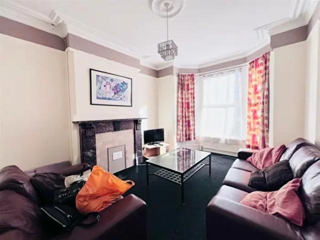5 Bedroom Semi Detached House To Rent In Burford Road, Nottingham, NG7
