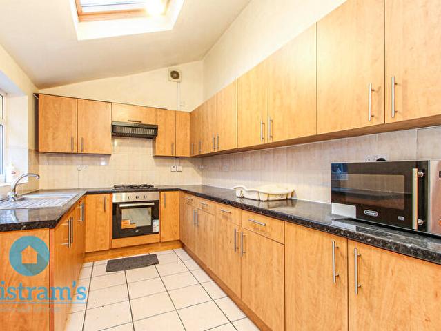 5 Bedroom Semi Detached House To Rent In Bute Avenue, Lenton, NG7
