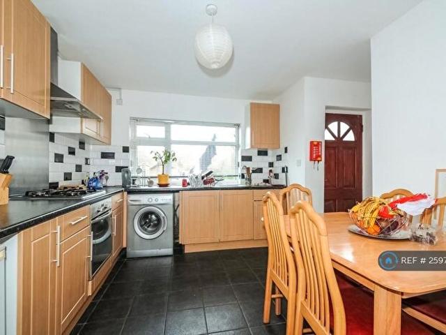 5 Bedroom Semi Detached House To Rent In Cricket Road, Oxford, OX4