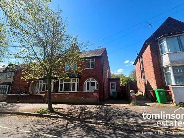 5 Bedroom Semi Detached House To Rent In Harrington Drive, Lenton, Nottingham, NG7