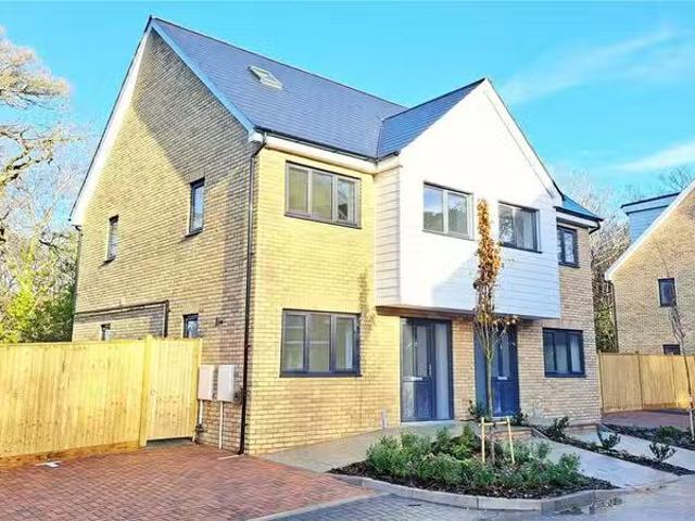 5 bedroom Semi Detached House to rent, Stanislas Place, St. Le.
