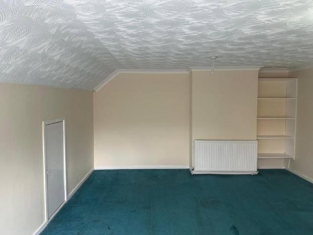 5 bedroom semi detached house to rent