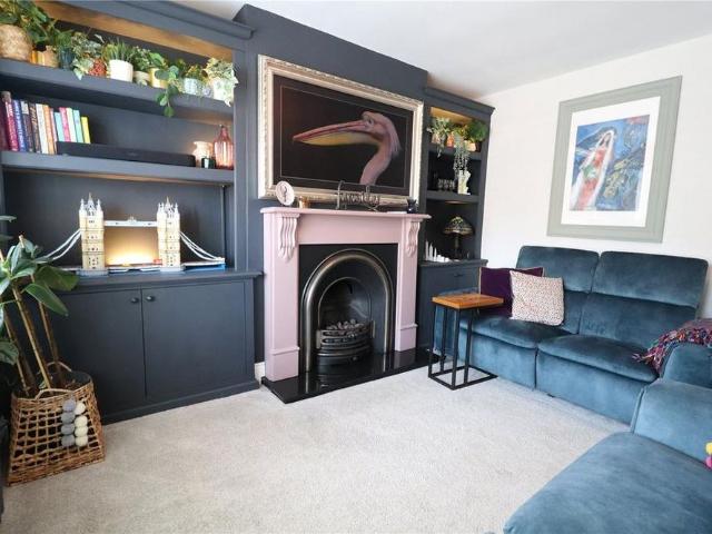 5 bedroom semi detached house to rent