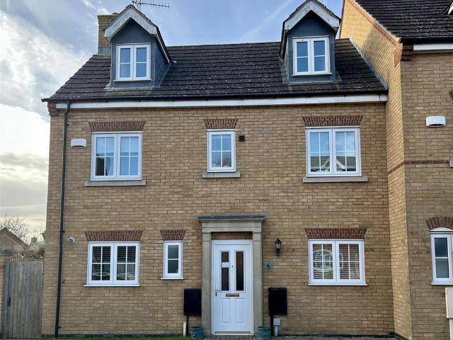 5 bedroom semi detached house to rent
