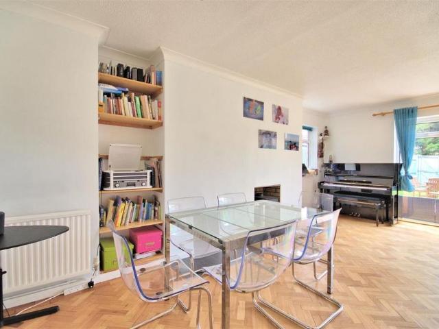 5 bedroom semi detached house to rent