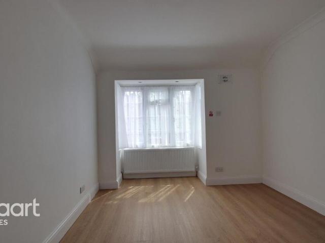5 bedroom semi detached house to rent