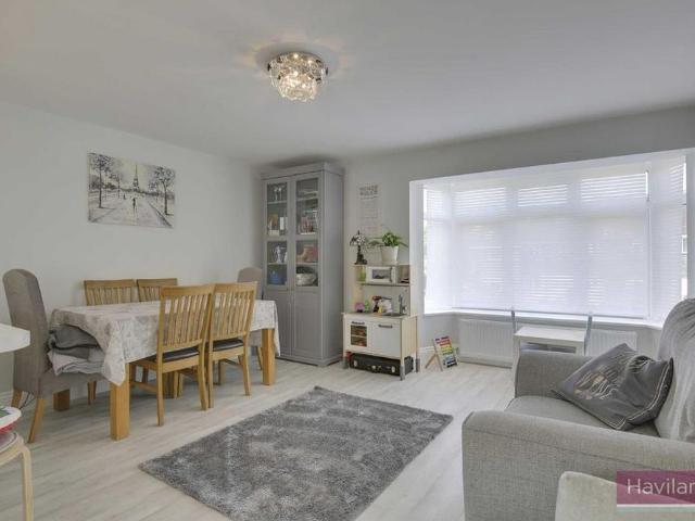 5 bedroom semi detached house to rent