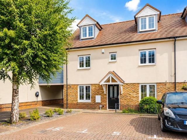 5 bedroom semi detached house to rent
