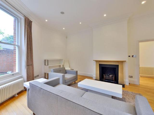 5 bedroom semi detached house to rent