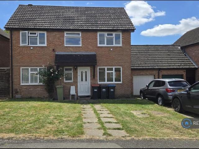 5 bedroom semi detached house to rent