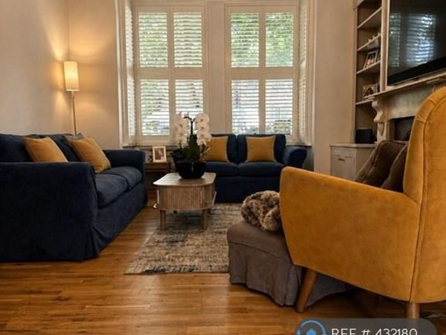 5 bedroom semi detached house to rent