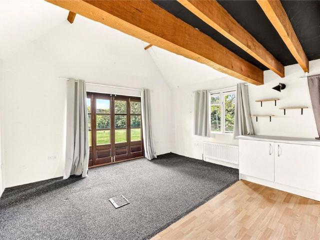 5 bedroom semi detached house to rent