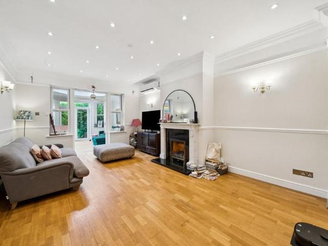 5 bedroom semi detached house to rent