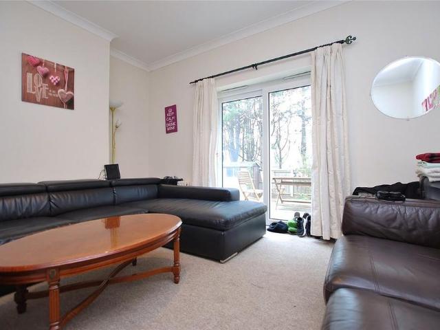 5 bedroom semi detached house to rent