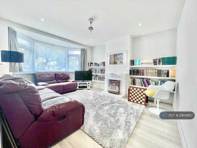 5 bedroom semi detached house to rent