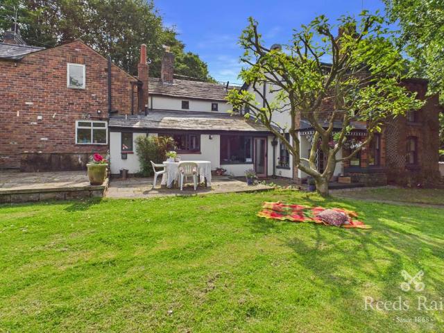 5 bedroom semi detached house to rent