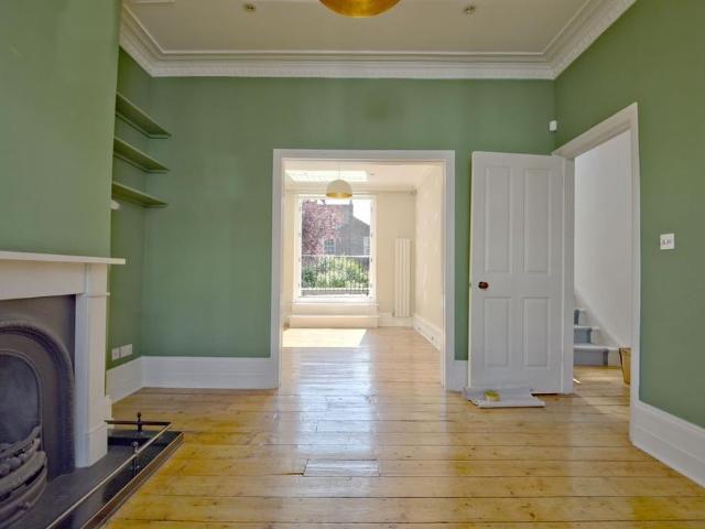 5 bedroom semi detached house to rent