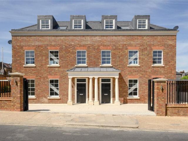 5 bedroom semi detached house to rent