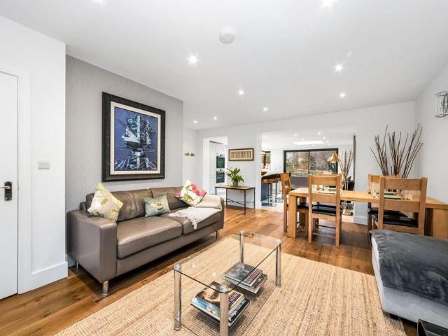 5 bedroom semi detached house to rent