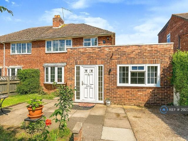 5 bedroom semi detached house to rent