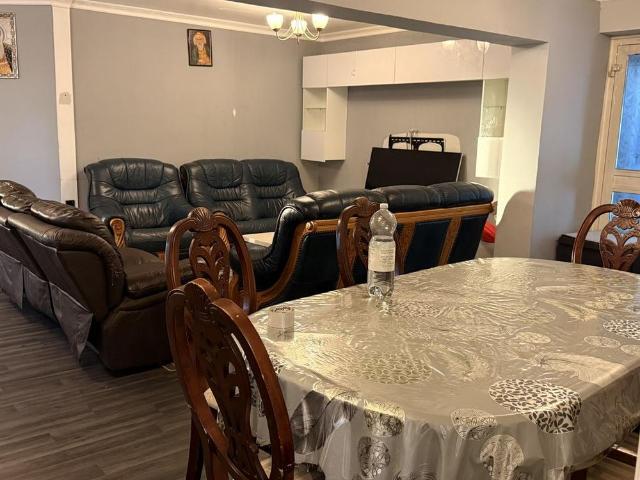5 bedroom semi detached house to rent