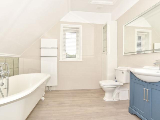 5 bedroom semi detached house to rent