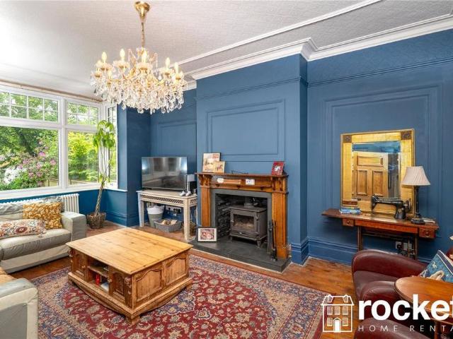5 bedroom semi detached house to rent