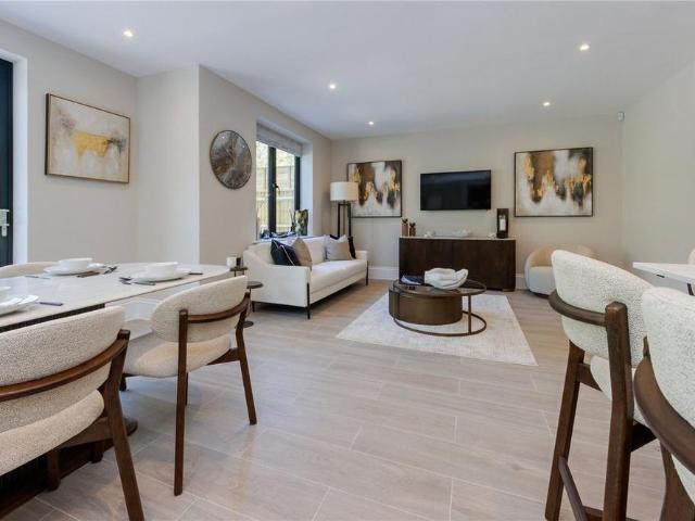 5 bedroom semi detached house to rent