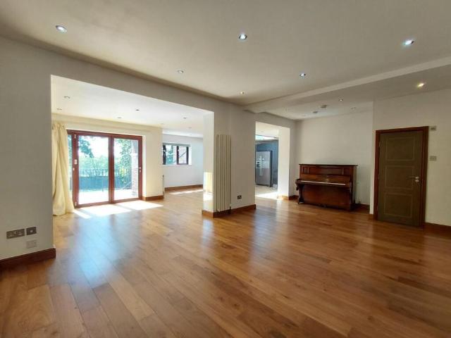 5 bedroom semi detached house to rent