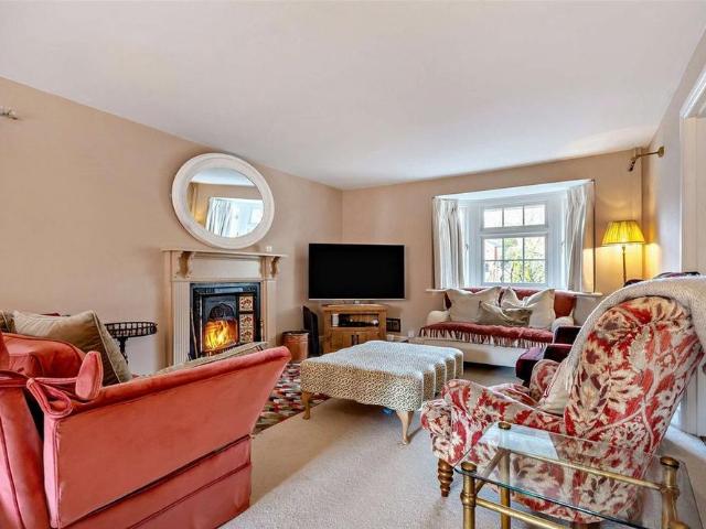 5 bedroom semi detached house to rent
