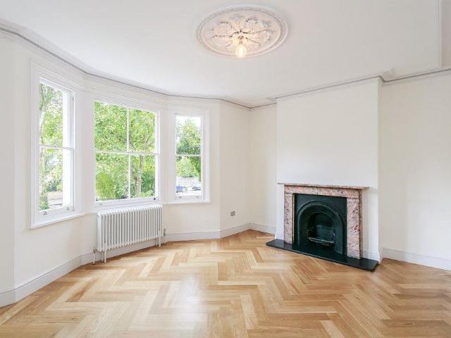 5 bedroom semi detached house to rent